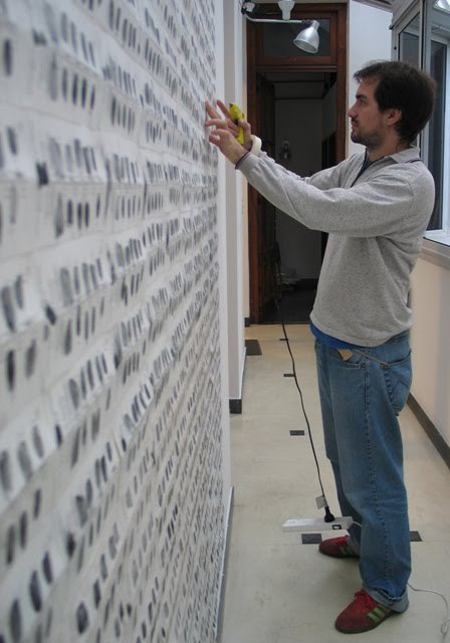 Federico Signorelli, instalando su obra en el Espacio Transversal ...